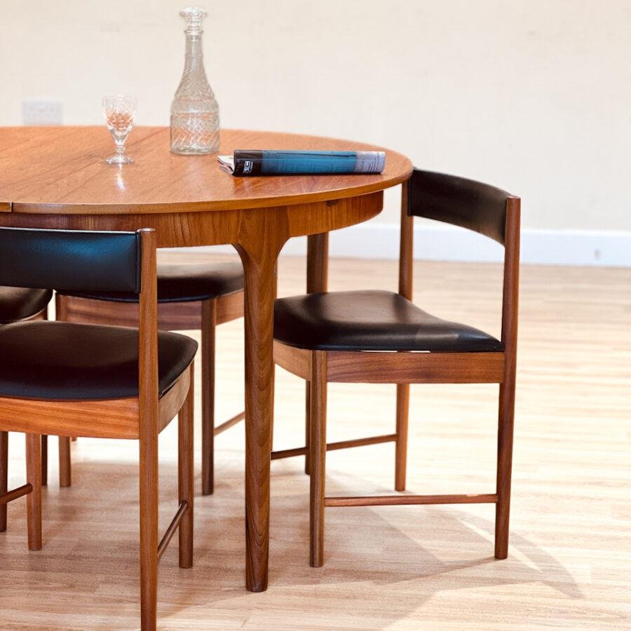 Circular Table and Chairs by Tom Robertson for McIntosh, Set of 5 for ...