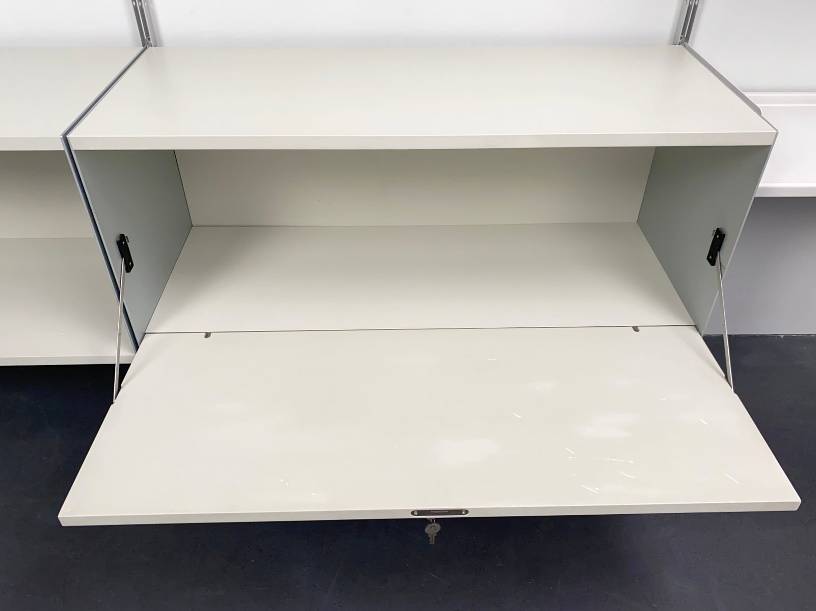 German Modular Wall Shelf by Dieter Rams for Vitsoe, 1960s, Set of 16 ...