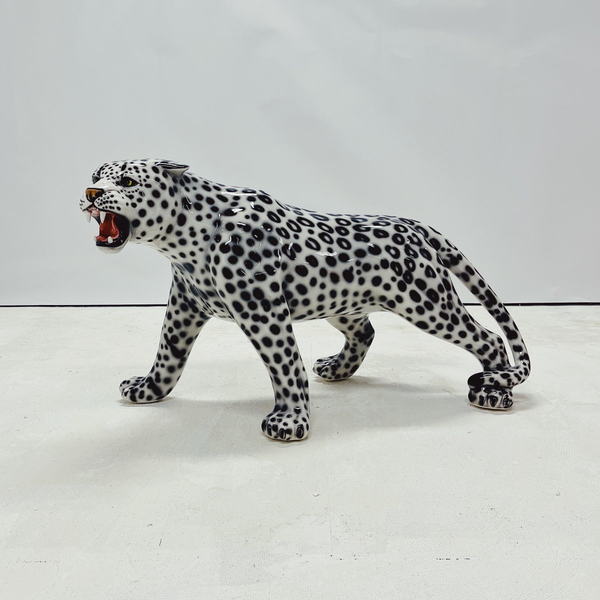 Snow Leopard Figurine in Ceramic by Ceramiche Boxer for sale at Pamono