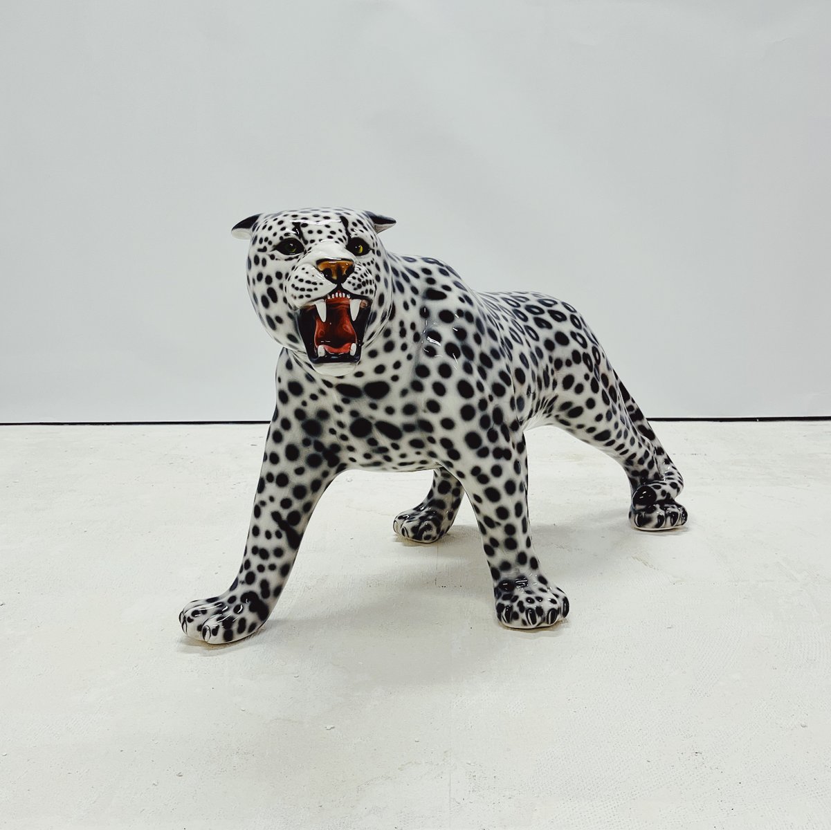 Snow Leopard Figurine in Ceramic by Ceramiche Boxer for sale at Pamono
