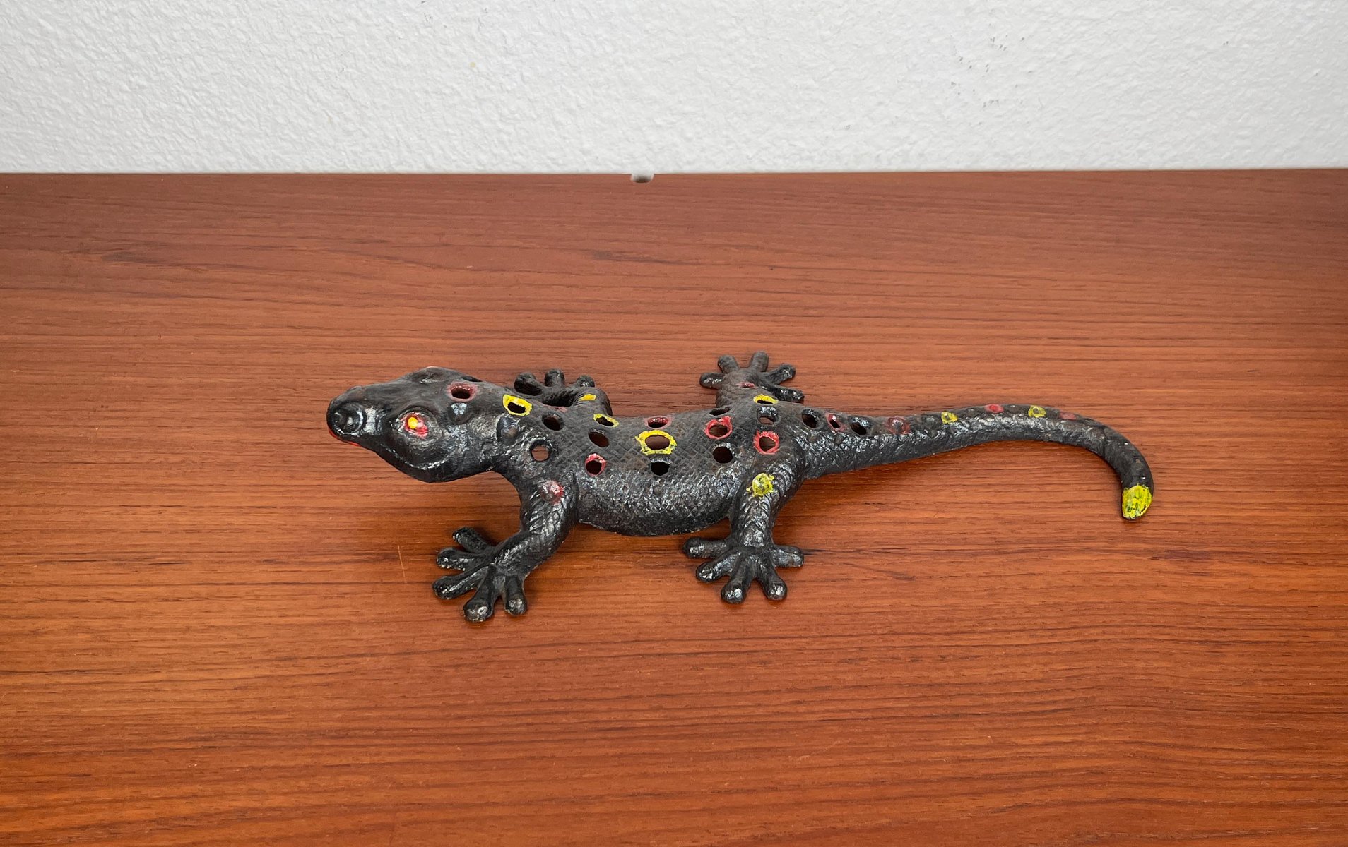 Mid-Century Brutalist Metal Gecco Figurine, 1960s for sale at Pamono