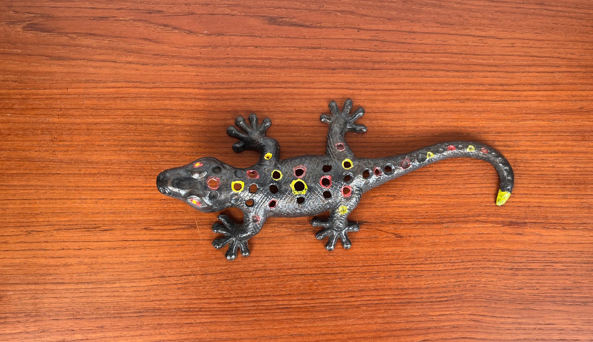 Mid-Century Brutalist Metal Gecco Figurine, 1960s for sale at Pamono