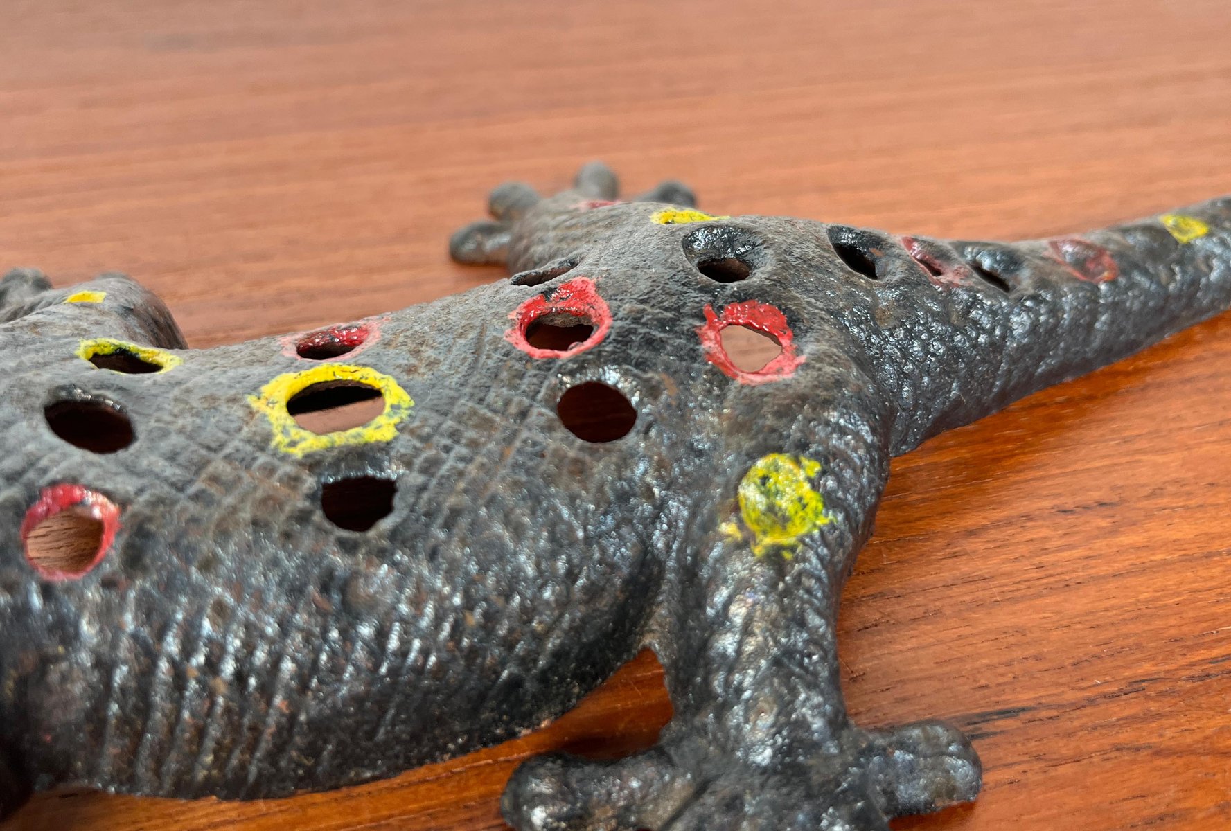 Mid-Century Brutalist Metal Gecco Figurine, 1960s for sale at Pamono