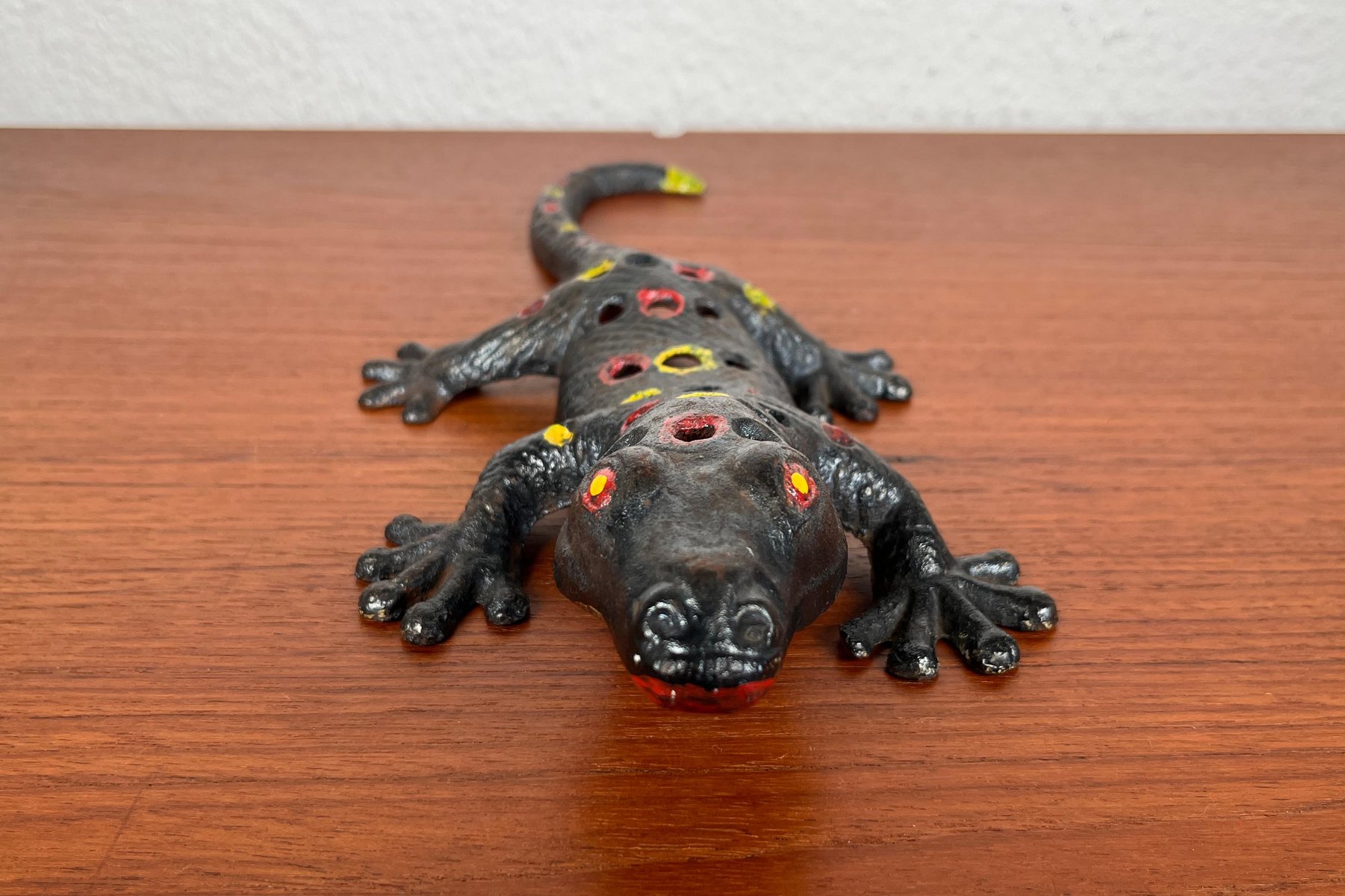 Mid-Century Brutalist Metal Gecco Figurine, 1960s for sale at Pamono