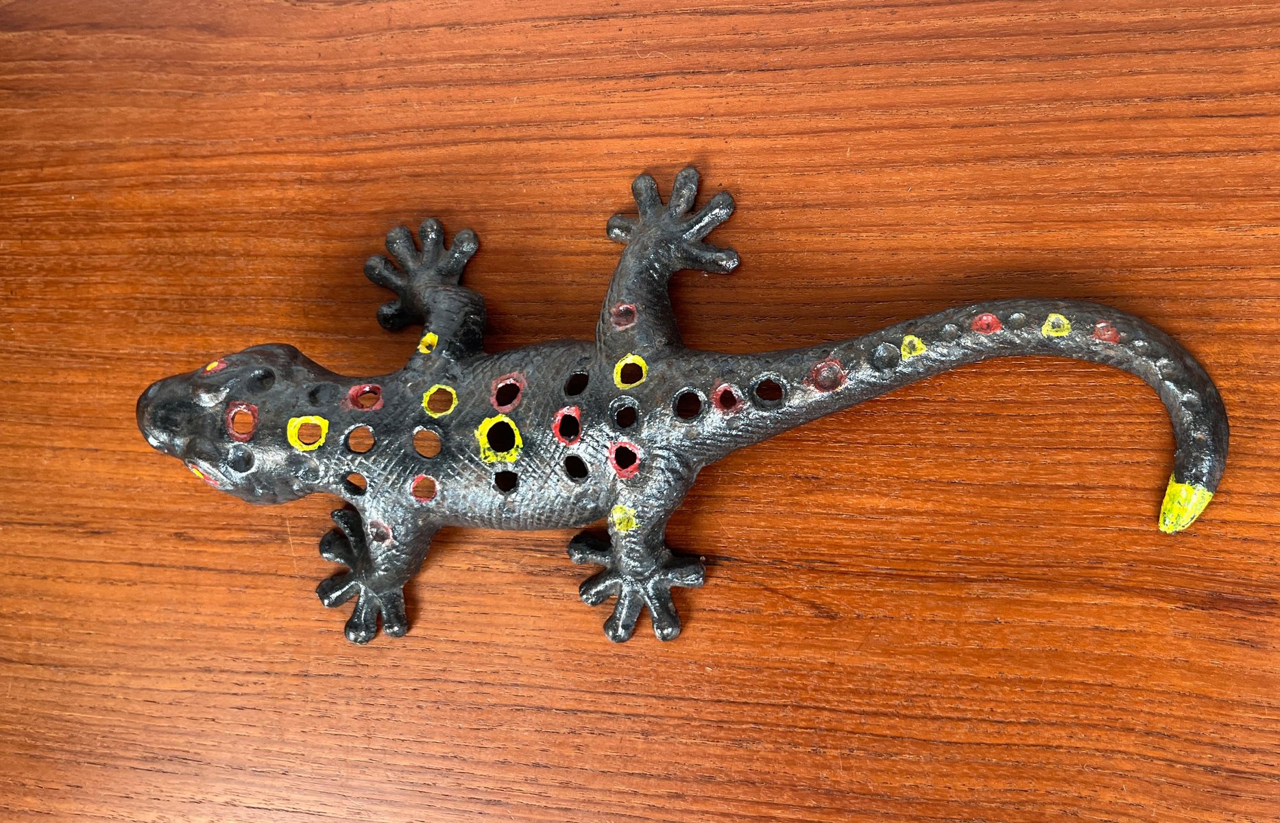 Mid-Century Brutalist Metal Gecco Figurine, 1960s for sale at Pamono