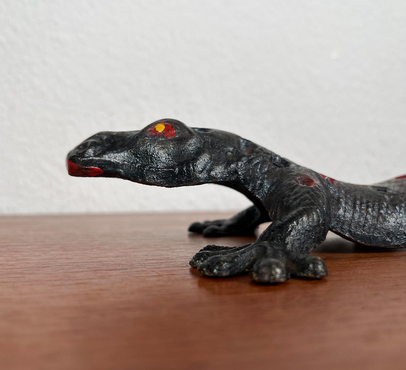 Mid-Century Brutalist Metal Gecco Figurine, 1960s for sale at Pamono