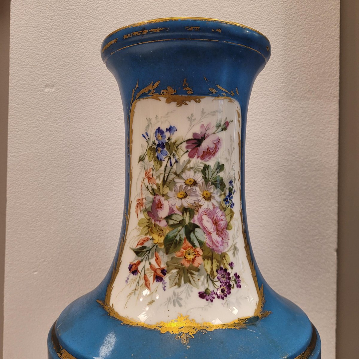 Large French Napoleon III Porcelain Vase from Sèvres for sale at Pamono