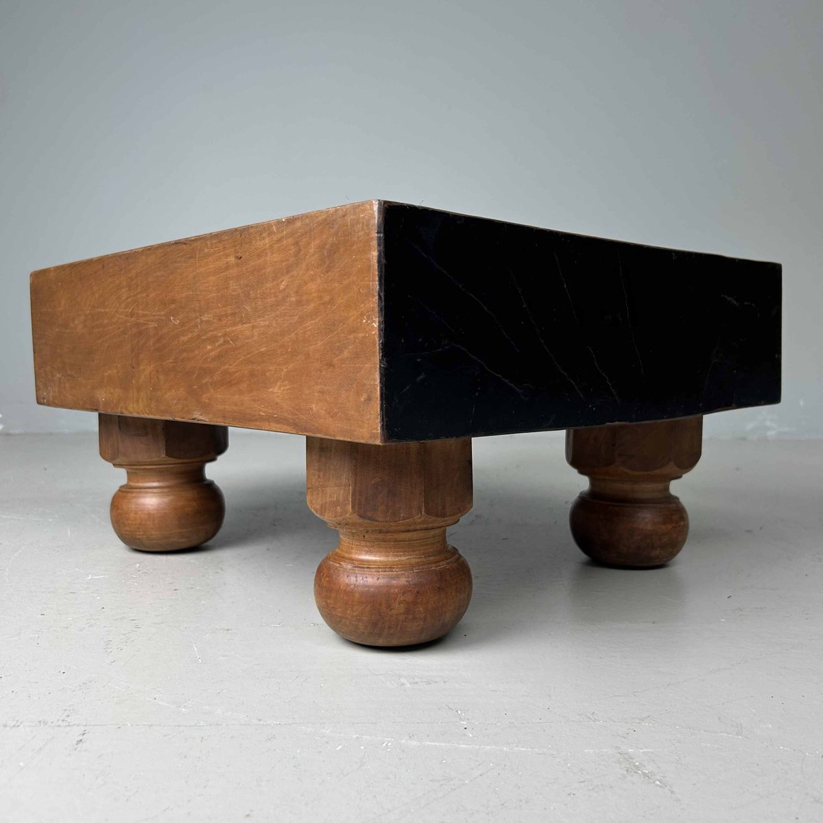 Go Game Board Goban Kaya Side Table, Japan, 1920s for sale at Pamono