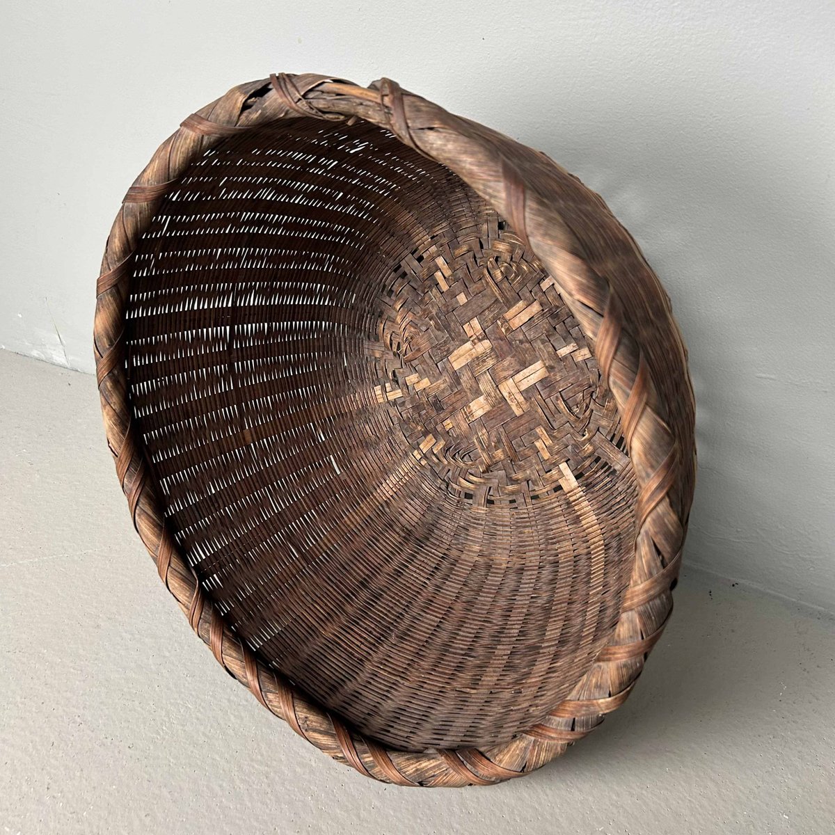 Japanese Hand Woven Bamboo Basket, 1950s for sale at Pamono