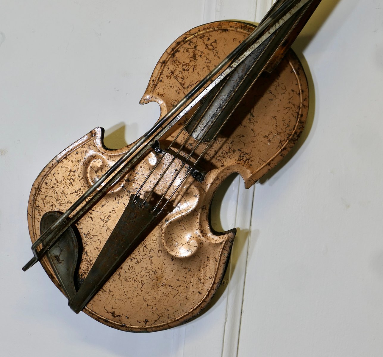 French Toleware Violin Makers Shop Trade Sign, 1950s for sale at Pamono