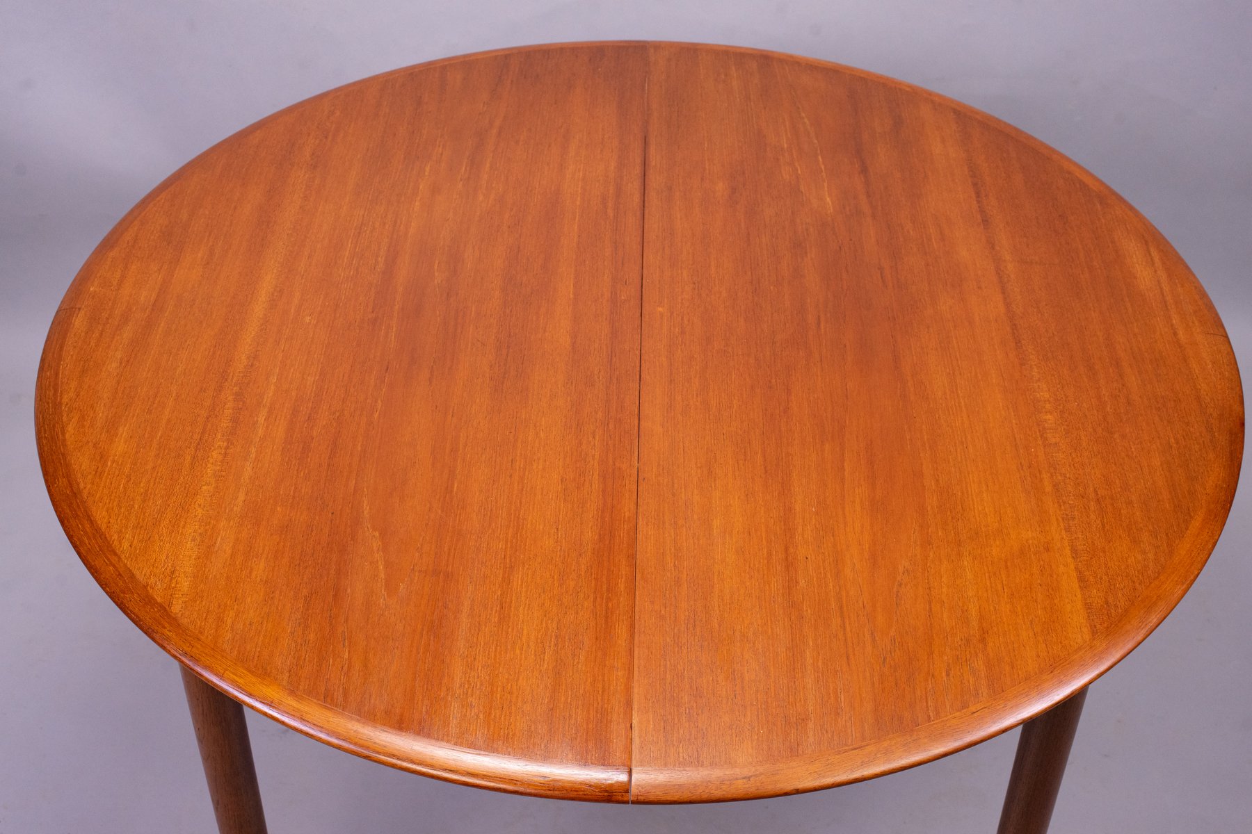 Danish Extending Circular Model Mk216 Dining Table in Teak by Arne ...