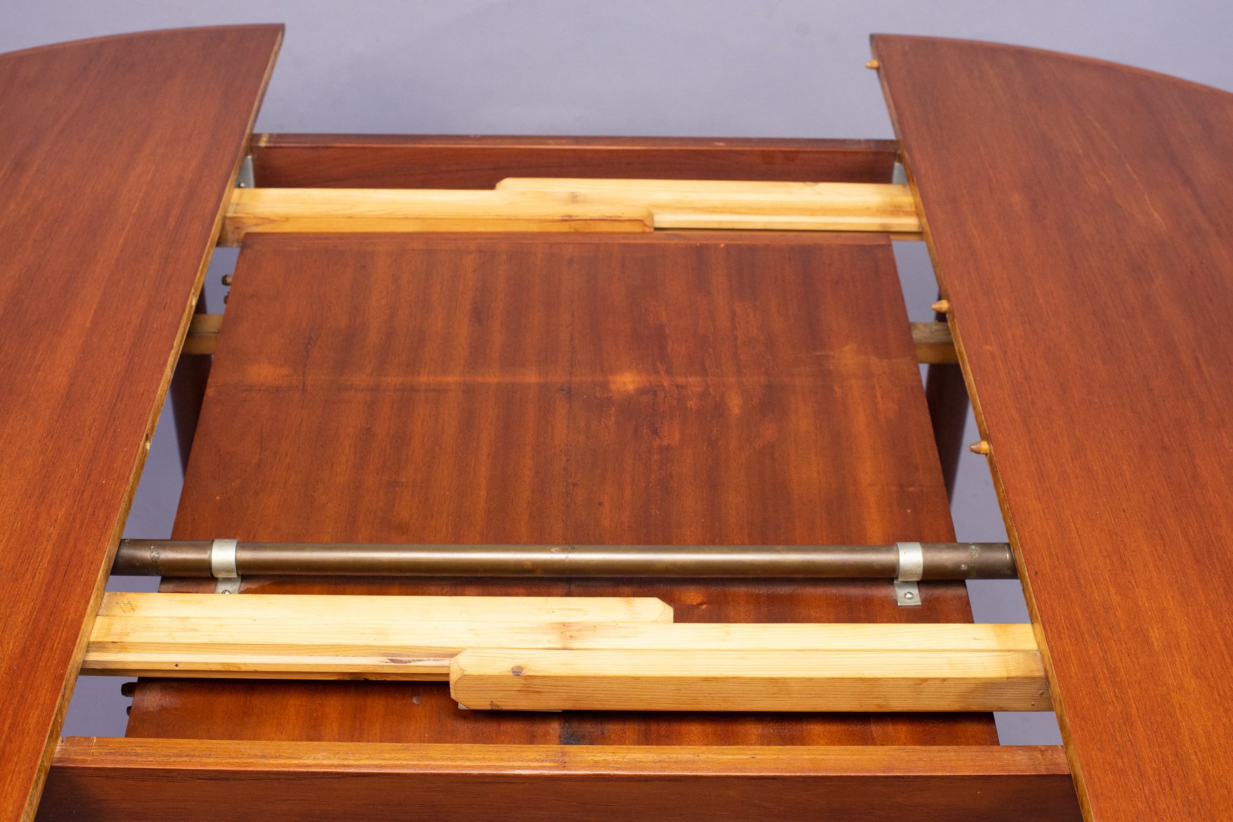 Danish Extending Circular Model Mk216 Dining Table in Teak by Arne ...