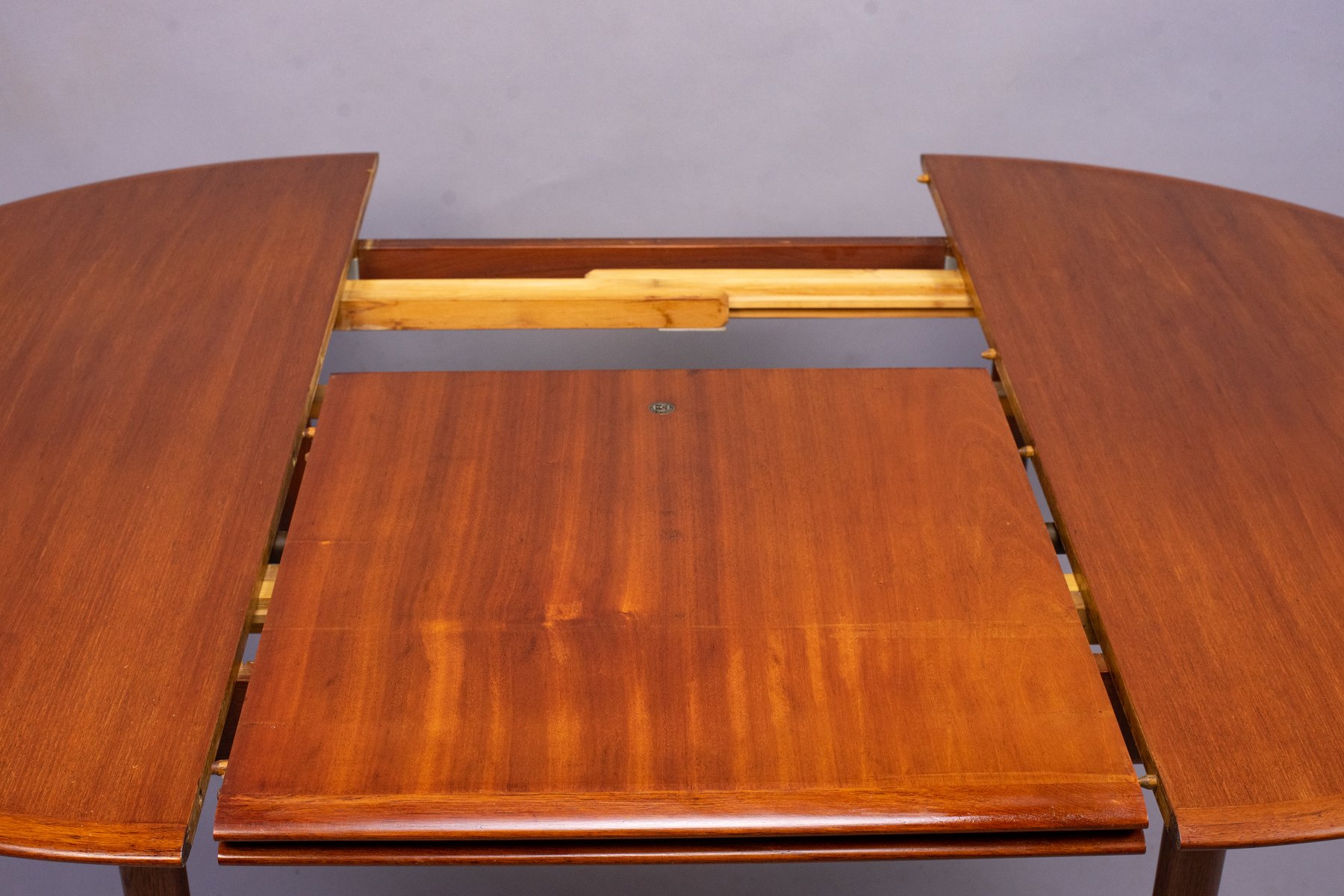 Danish Extending Circular Model Mk216 Dining Table in Teak by Arne ...