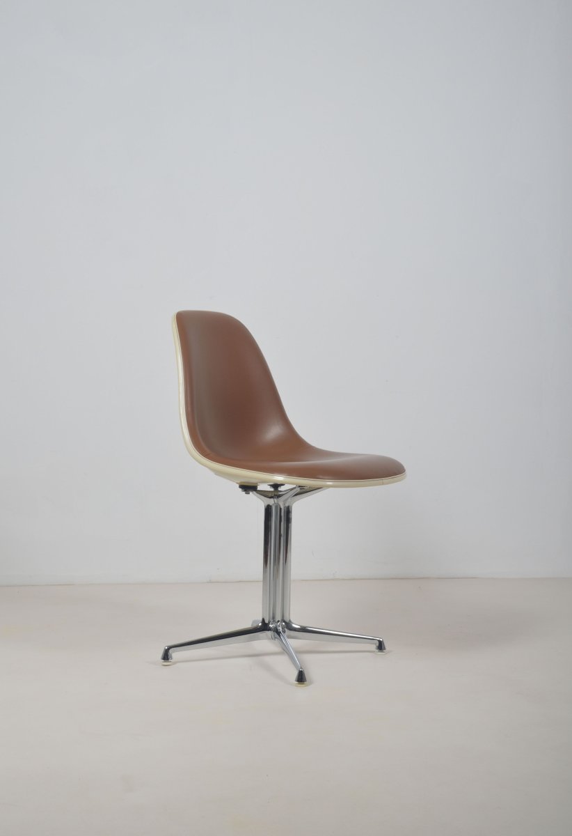 Chaises La Fonda avec Cuir par Charles & Ray Eames pour Herman Miller, 1960s, Set de 4 en vente ...