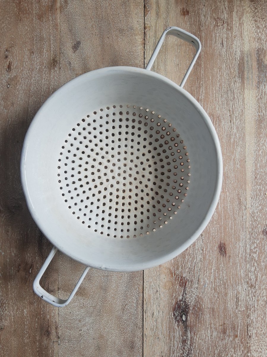 Vintage Enamel Colanders, 1950s, Set of 2 for sale at Pamono