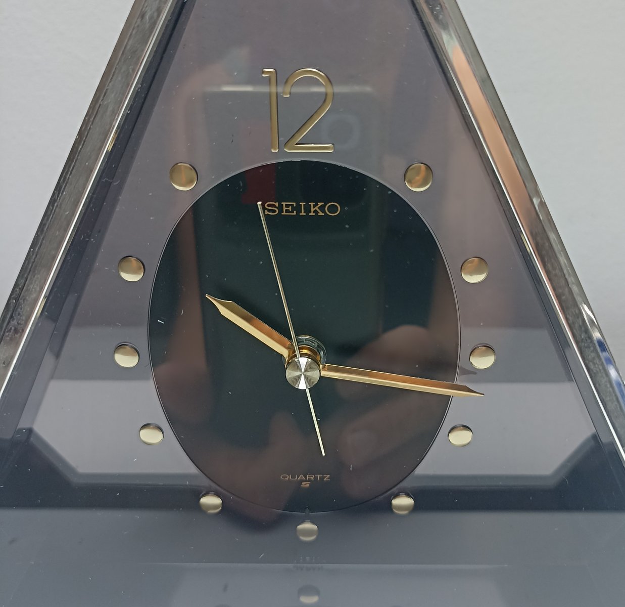 Postmodern Seiko Desk Clock in the Shape of a Pyramid, 1980s for sale ...