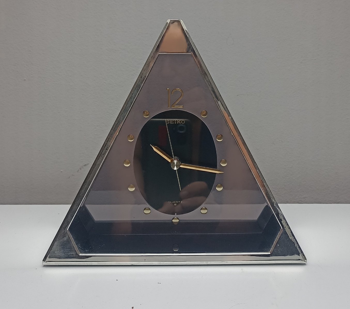 Postmodern Seiko Desk Clock in the Shape of a Pyramid, 1980s for sale ...