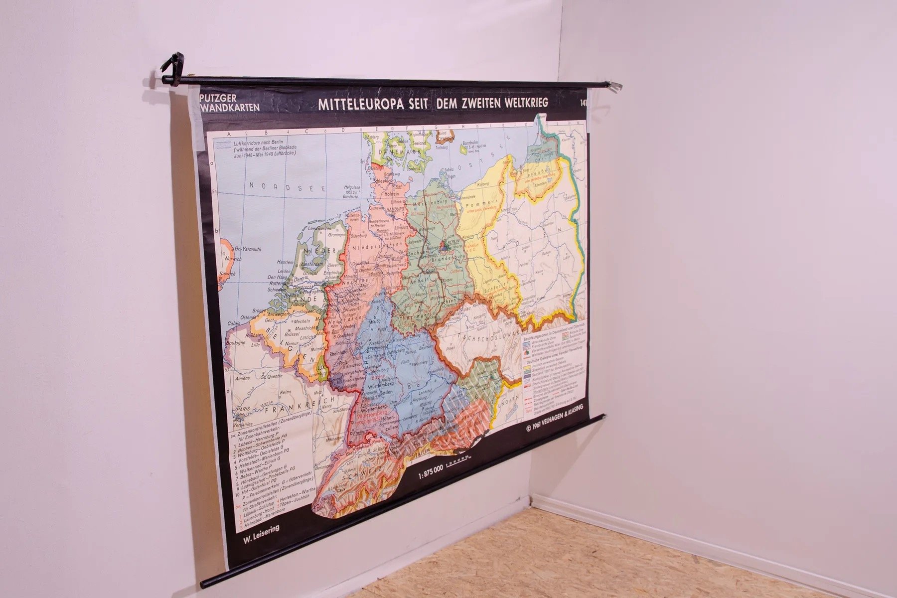 Vintage German School Map of Central Europe, 1961 for sale at Pamono