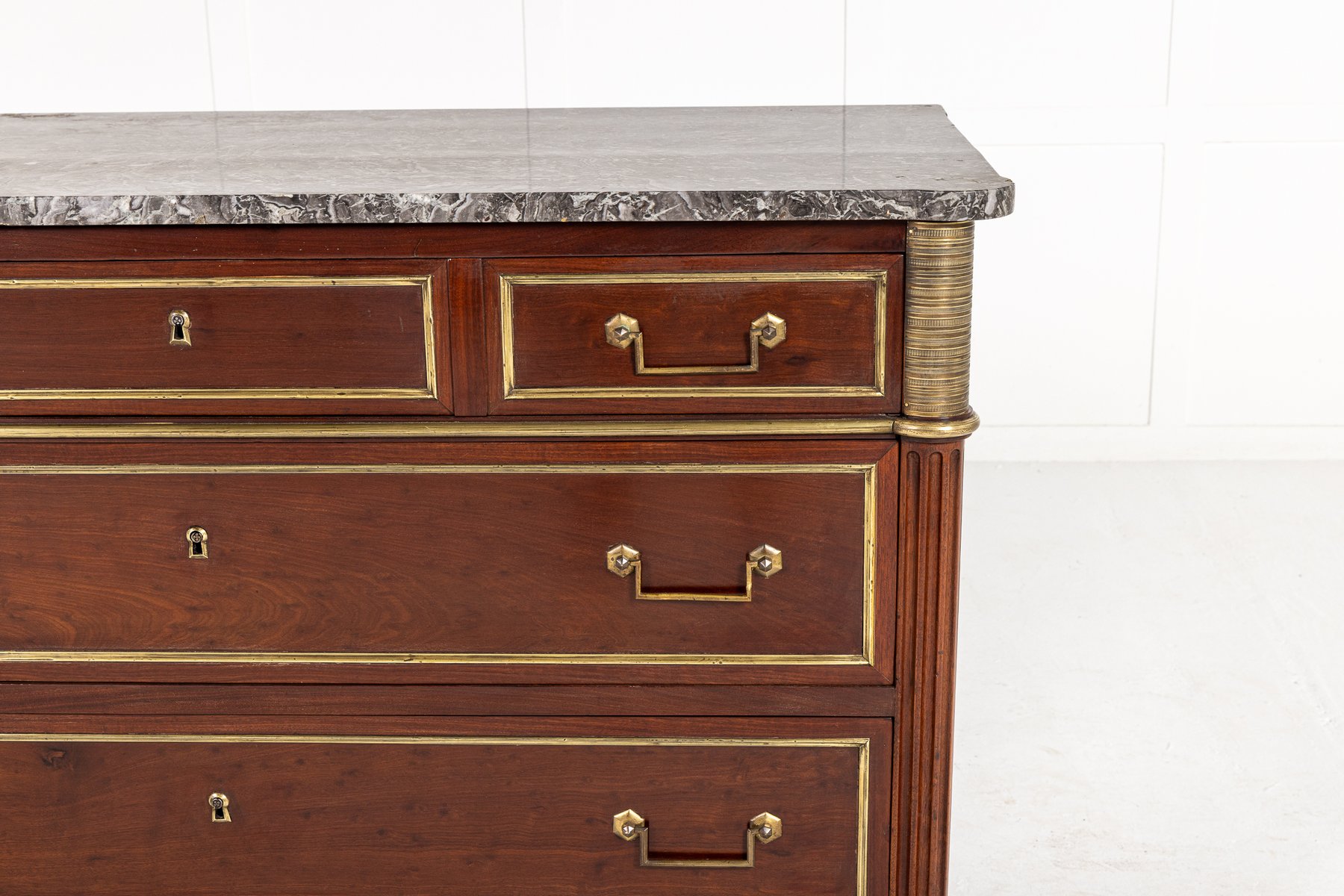 19th Century French Mahogany Commode for sale at Pamono
