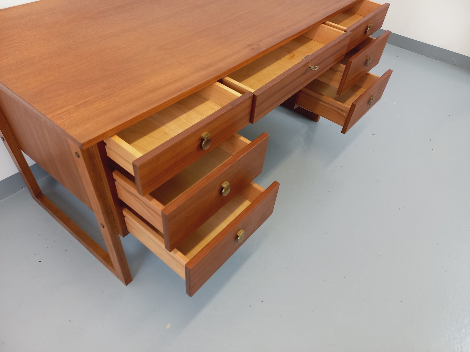 Bureau Exécutif Double Face en Teck, 1960s en vente sur Pamono