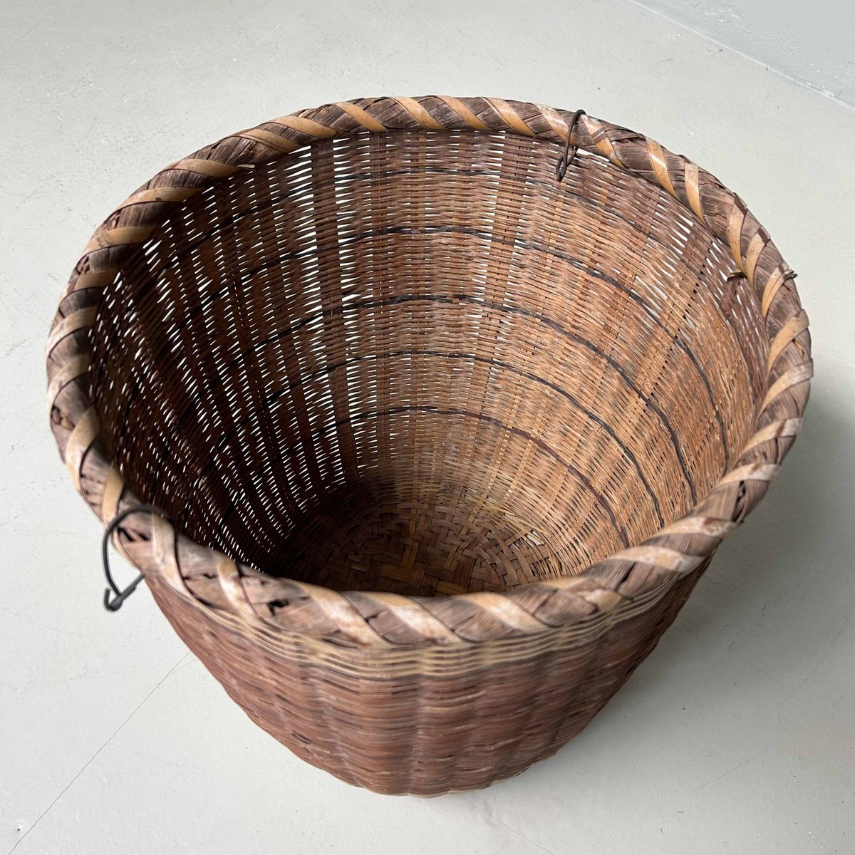 Traditional Japanese Okimono Kago Bamboo Basket, 1940s for sale at Pamono