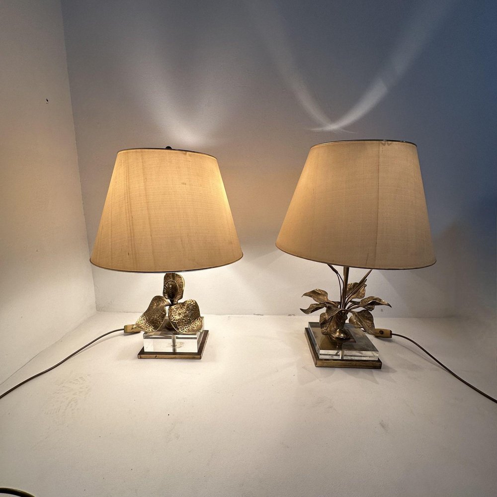 Hollywood Regency Table Lamp in Acrylic Glass with Brass Flower, 1970s ...