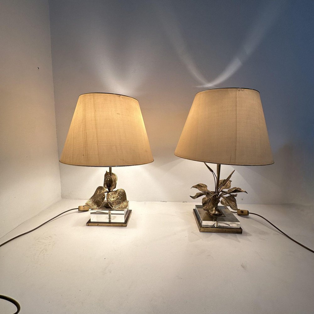 Hollywood Regency Table Lamp in Acrylic Glass with Brass Flower, 1970s ...