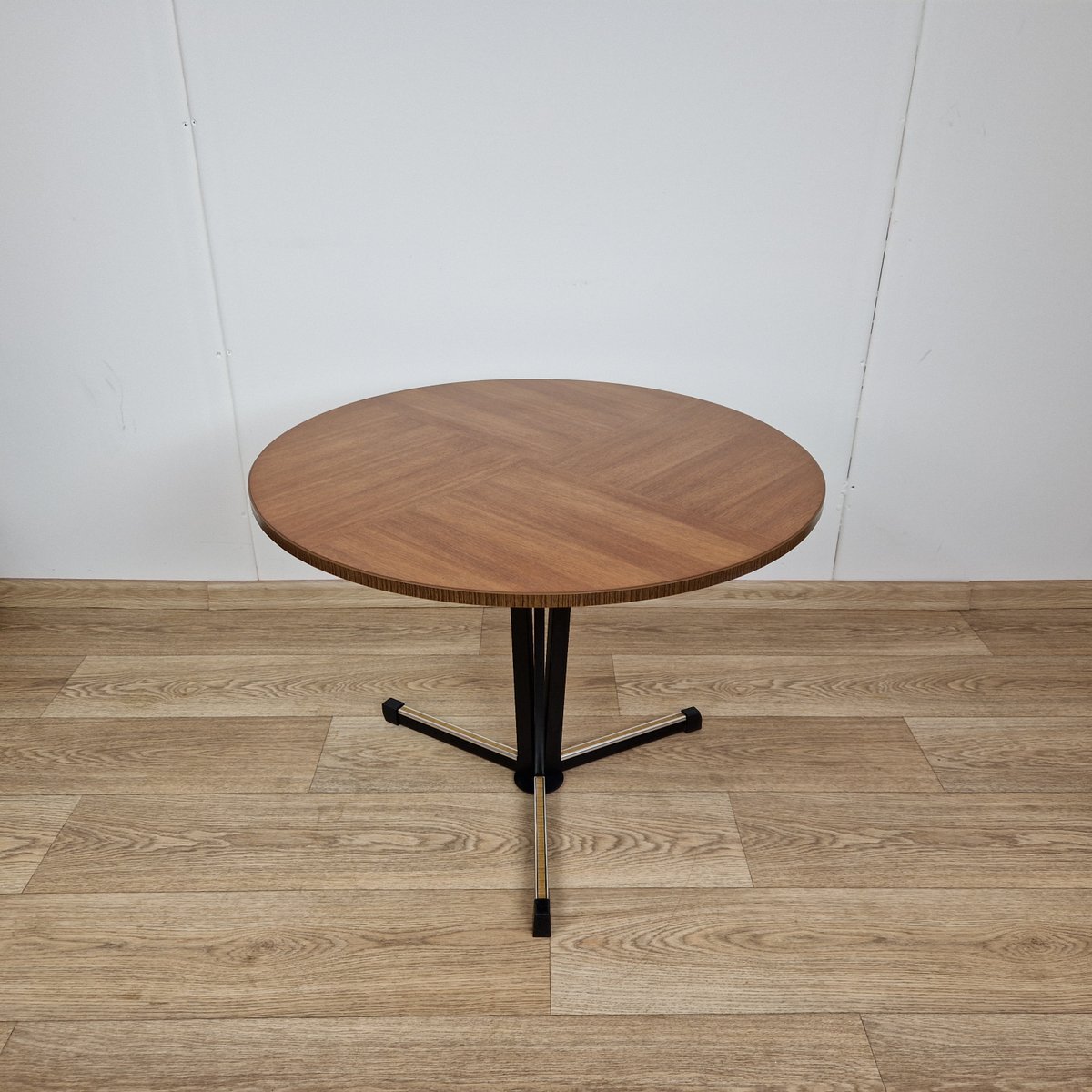 Mid-Century Round Coffee Table, 1960s for sale at Pamono