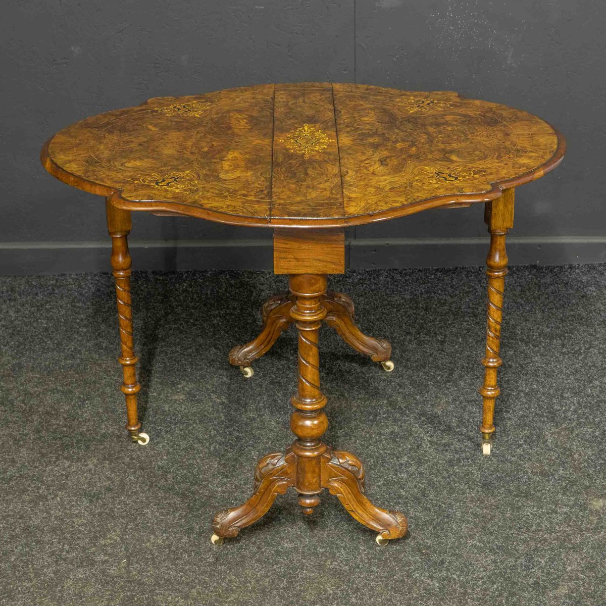 Victorian Sutherland Side Table for sale at Pamono