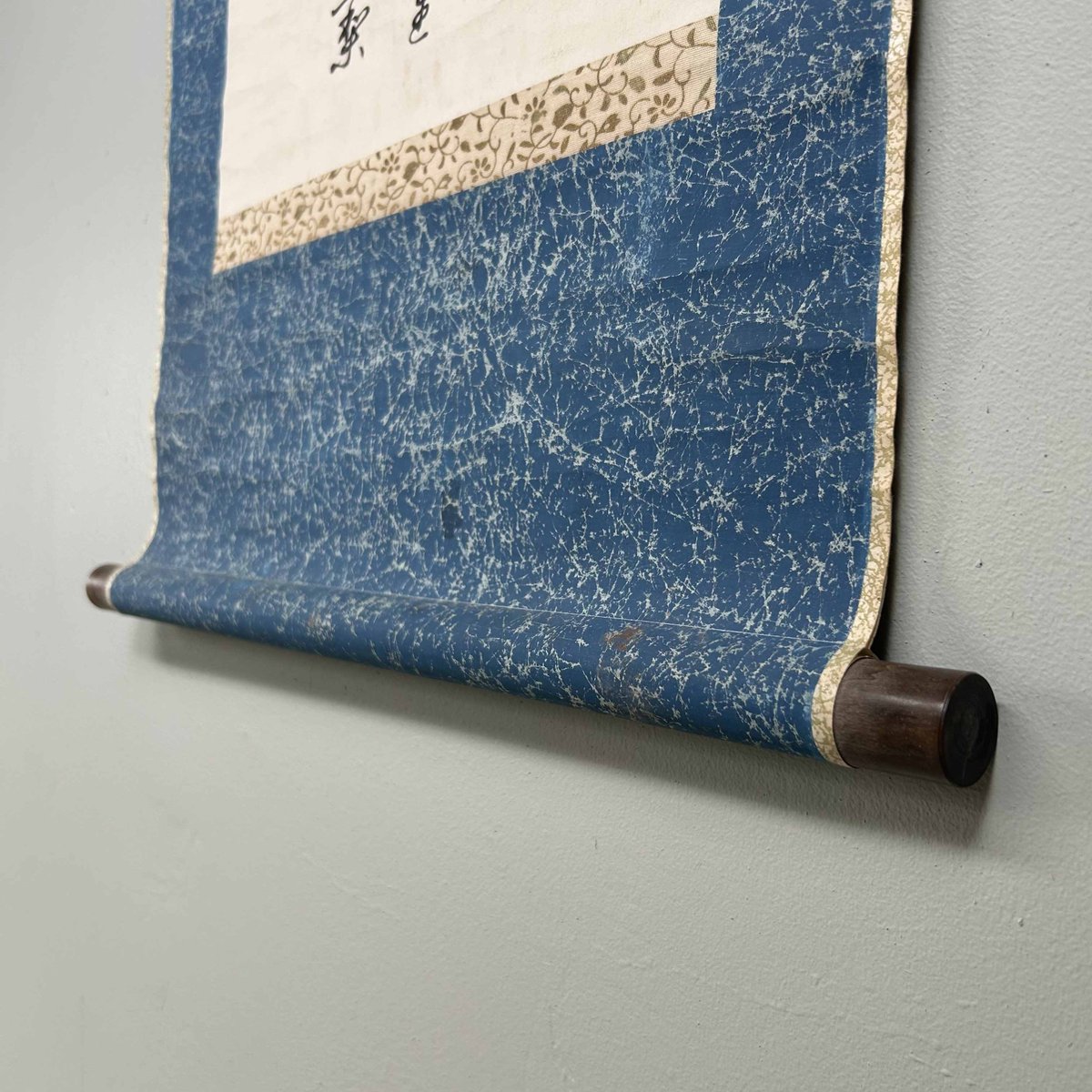 Antique Japanese Scroll with Hand-Painted Calligraphy for sale at Pamono