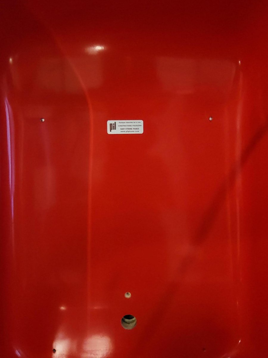Pil Soundproof Telephone Booth in Red Plastic for sale at Pamono