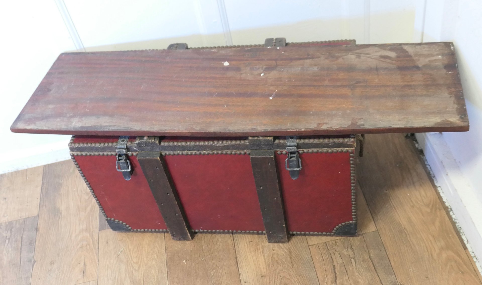 E 11 R Gold Monogrammed on Teak, 1950s for sale at Pamono