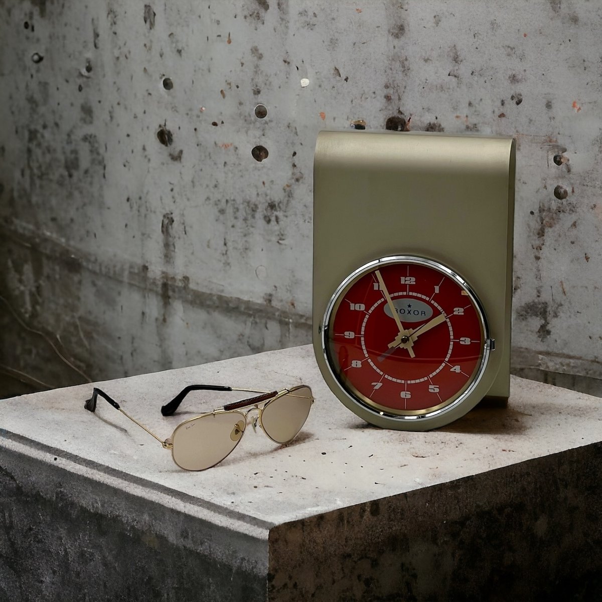 Vintage Roxor Swiss Clock with Kienzle Mechanism, 1970s for sale at Pamono