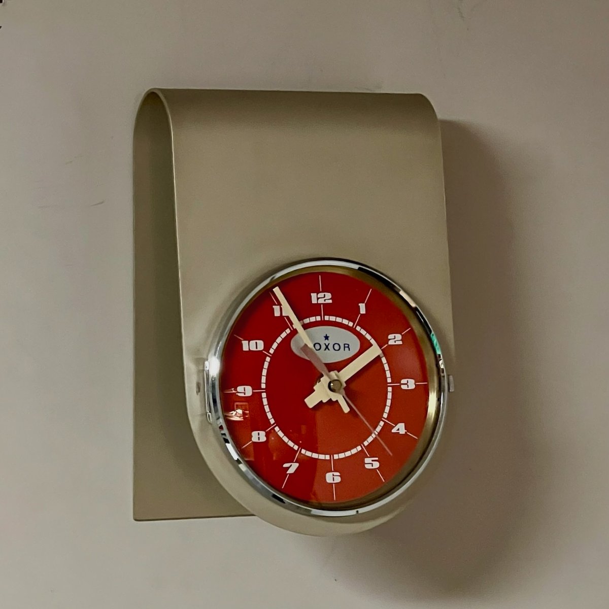 Vintage Roxor Swiss Clock with Kienzle Mechanism, 1970s for sale at Pamono