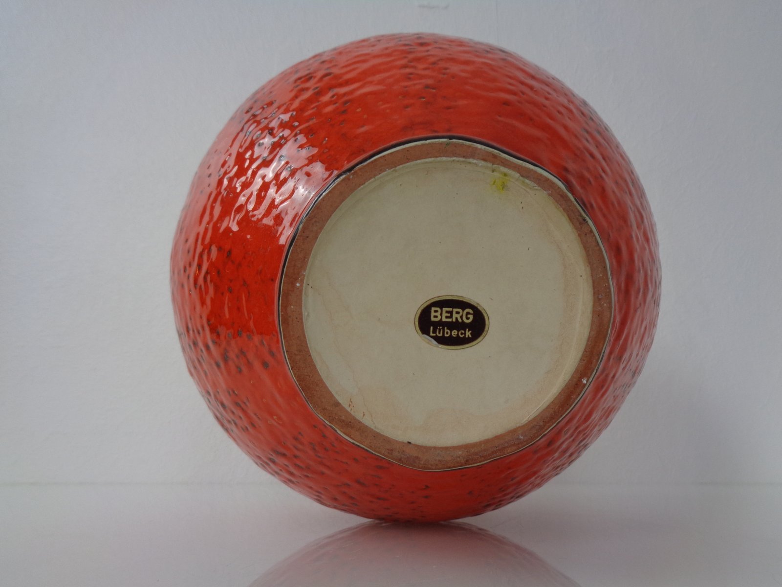 Red Ceramic Vase by Heinz Siery for Carstens, 1960s for sale at Pamono