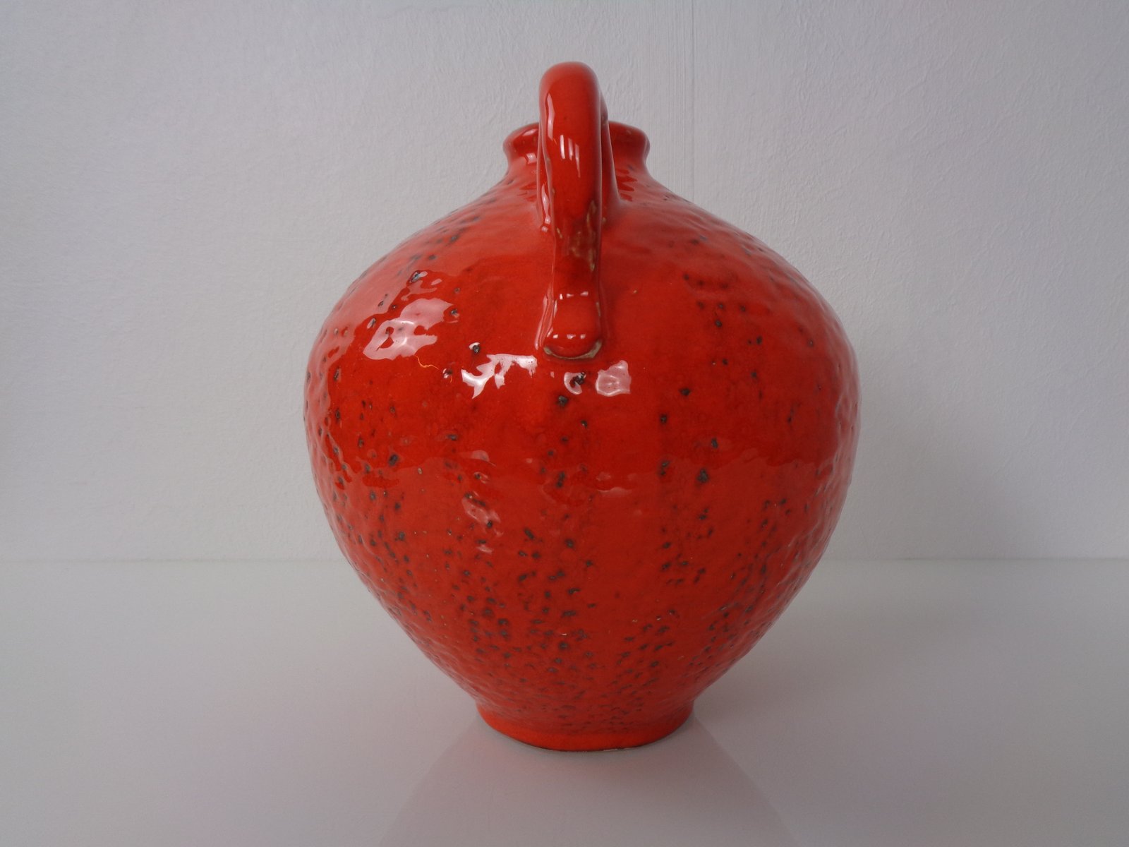 Red Ceramic Vase by Heinz Siery for Carstens, 1960s for sale at Pamono