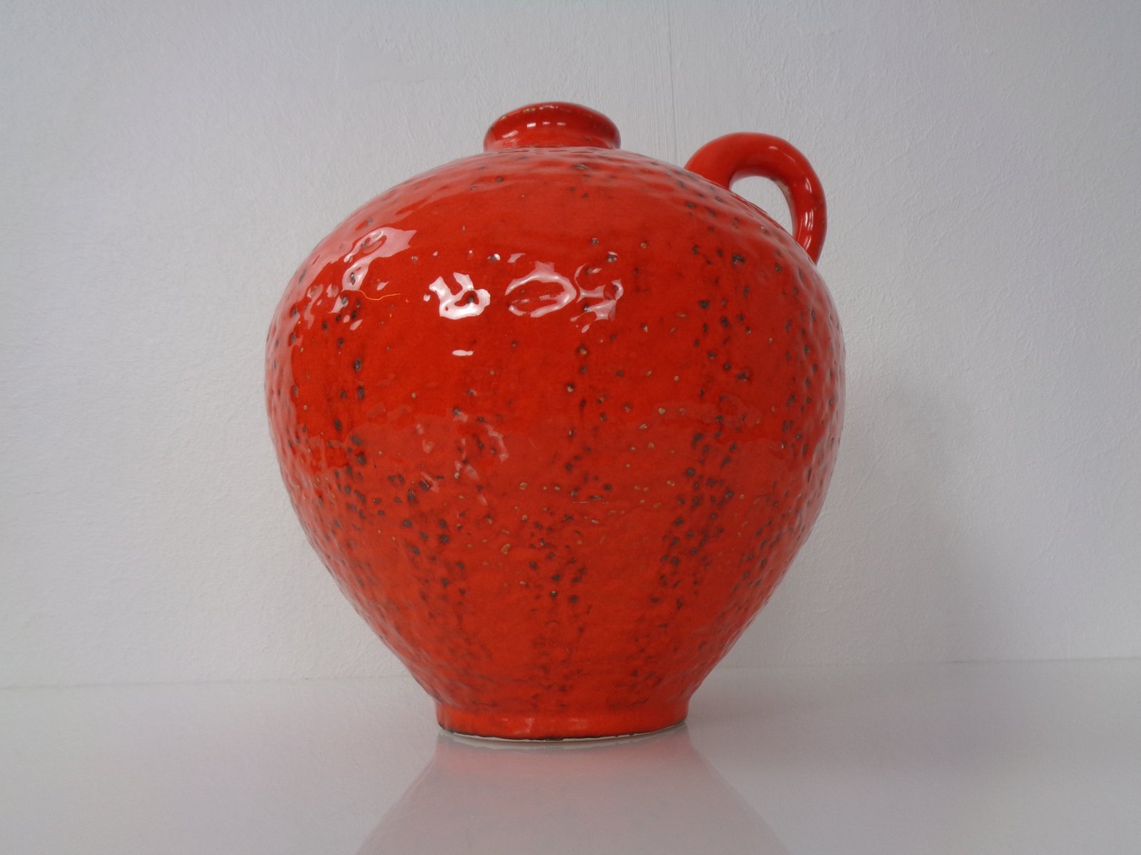 Red Ceramic Vase by Heinz Siery for Carstens, 1960s for sale at Pamono