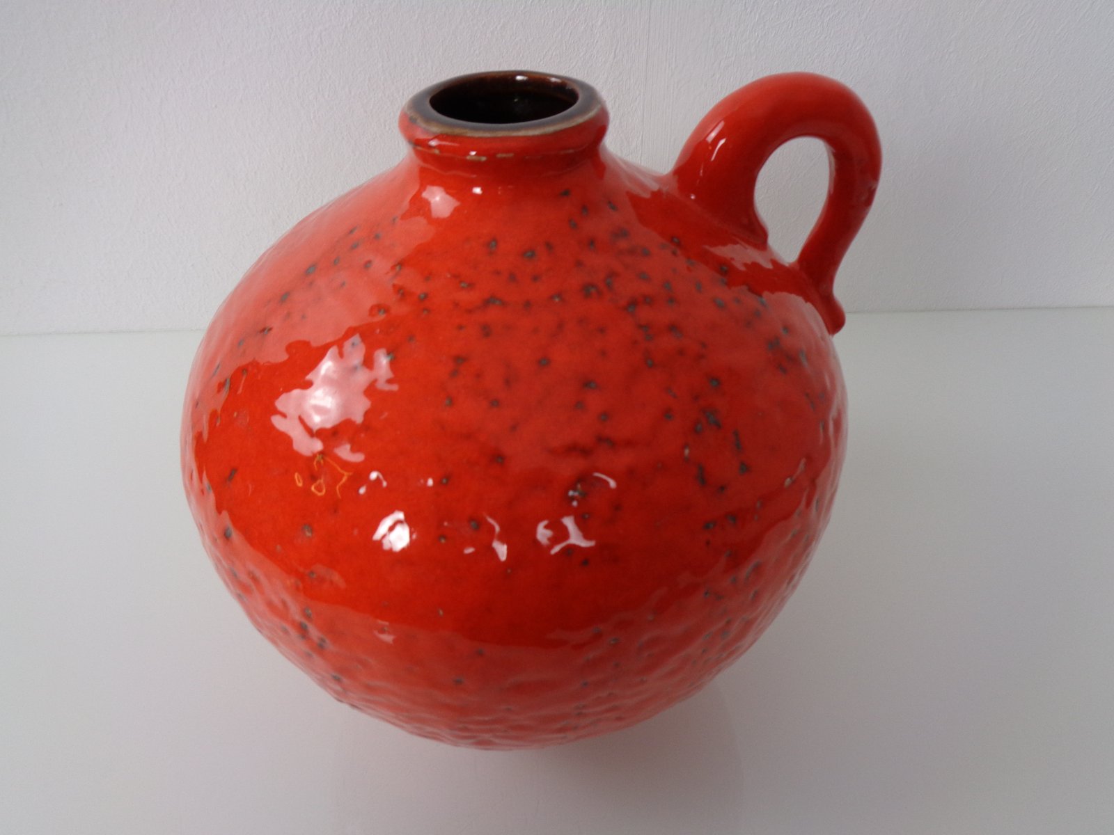 Red Ceramic Vase by Heinz Siery for Carstens, 1960s for sale at Pamono