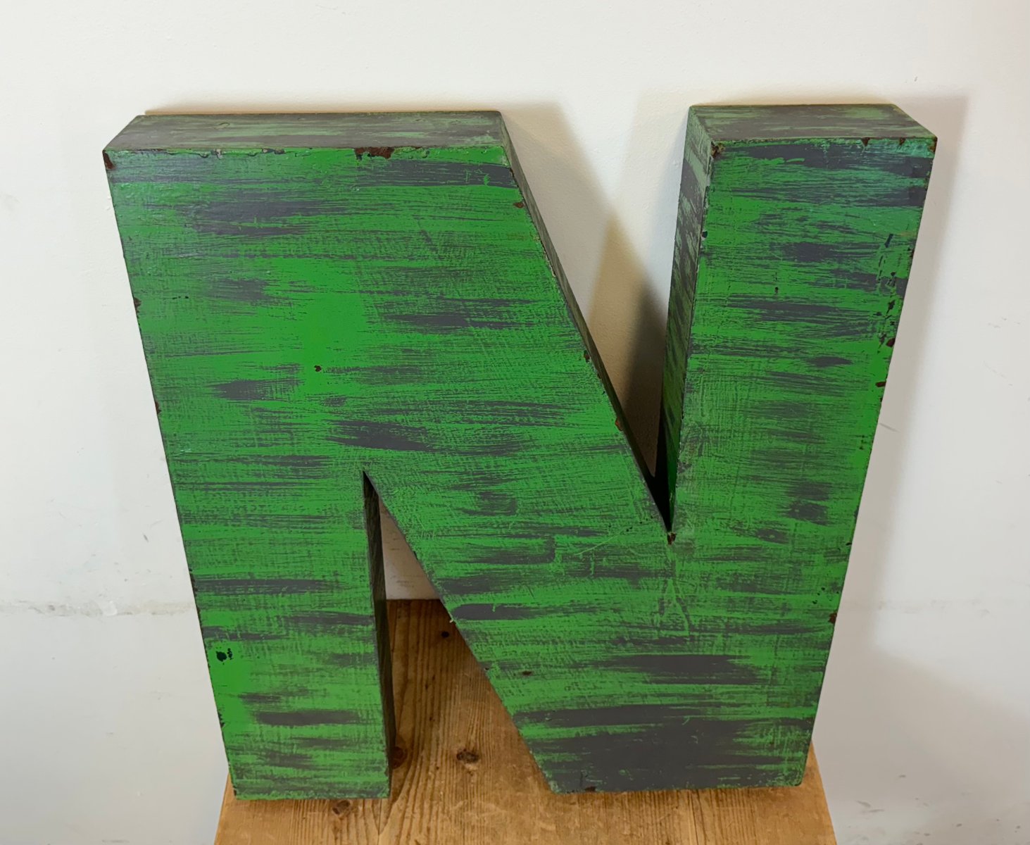 Large Vintage Green Iron Facade Letter N, 1970s for sale at Pamono