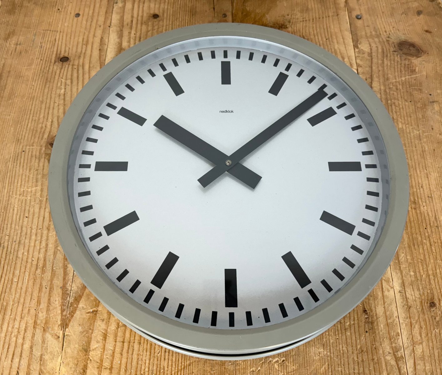 Industrial Grey Station Wall Clock from Nedklok, 1960s for sale at Pamono