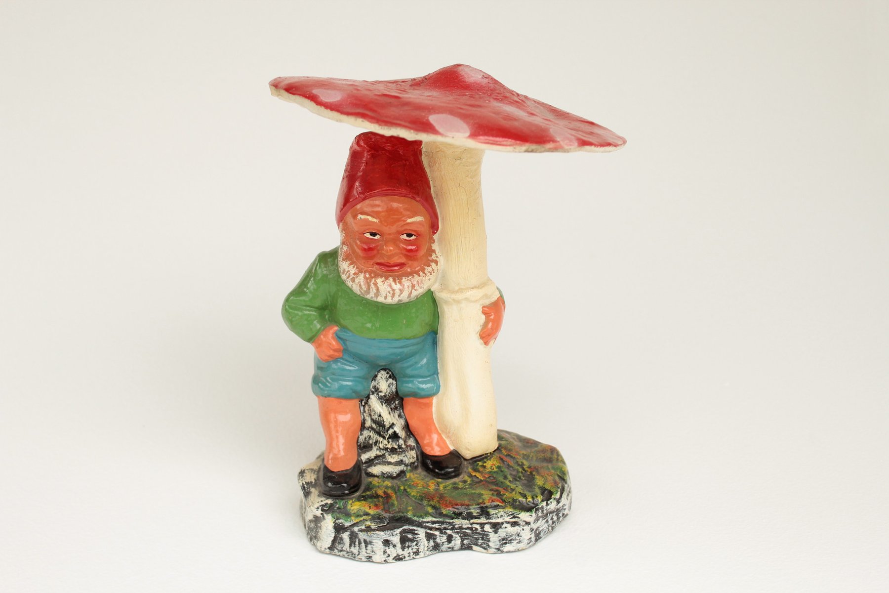 Nain de Jardin et Toadstool en Clay, RDA, 1950s en vente sur Pamono