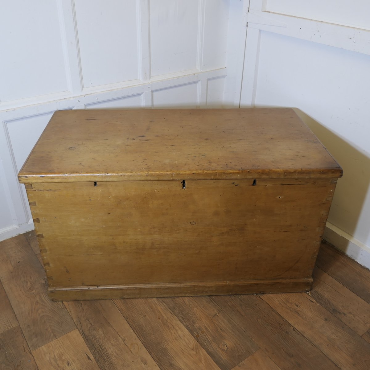 Large Victorian Polished Pine Blanket Box for sale at Pamono