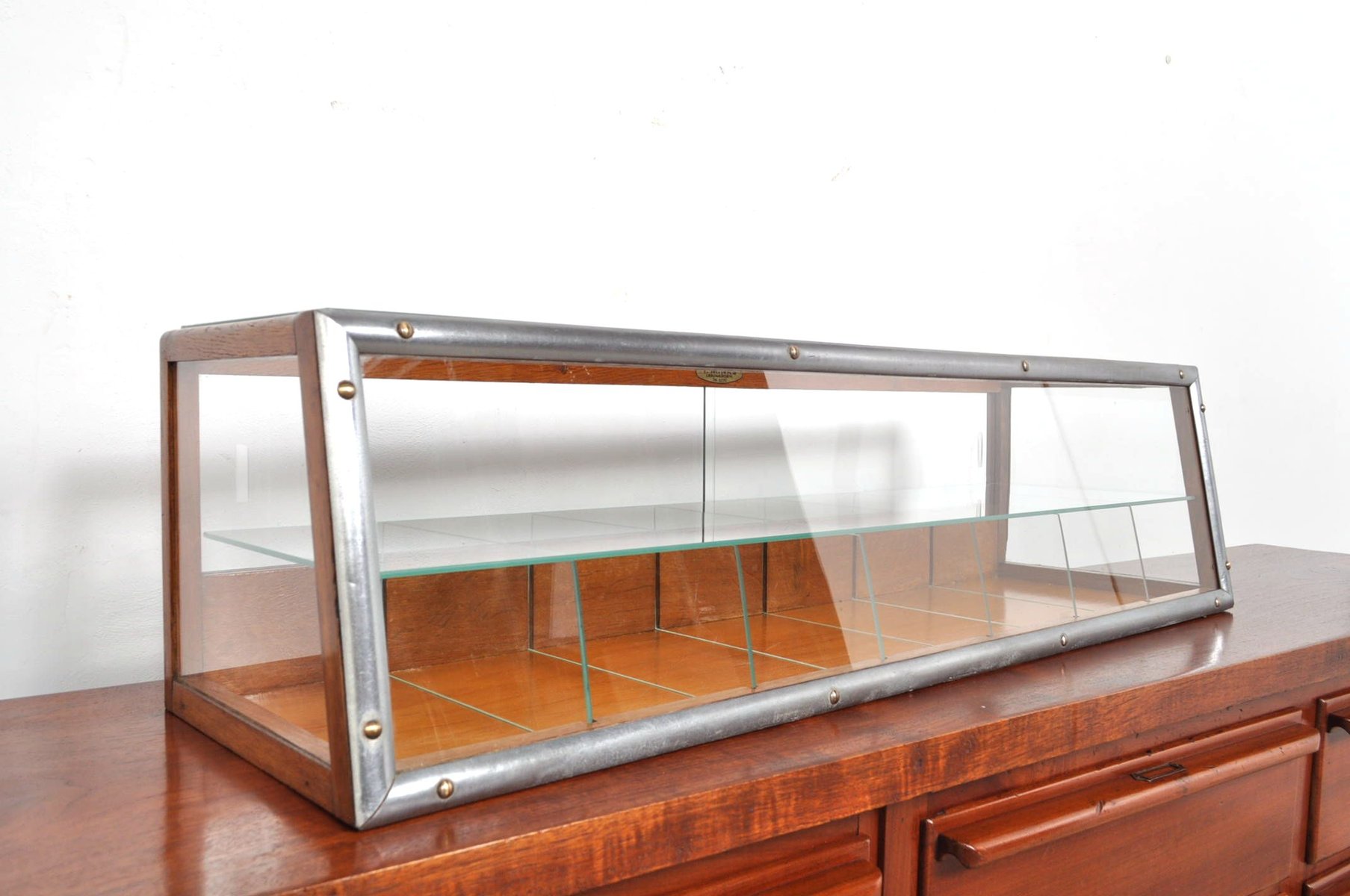 Long Vintage Display Cabinet in Oak, 1920s for sale at Pamono