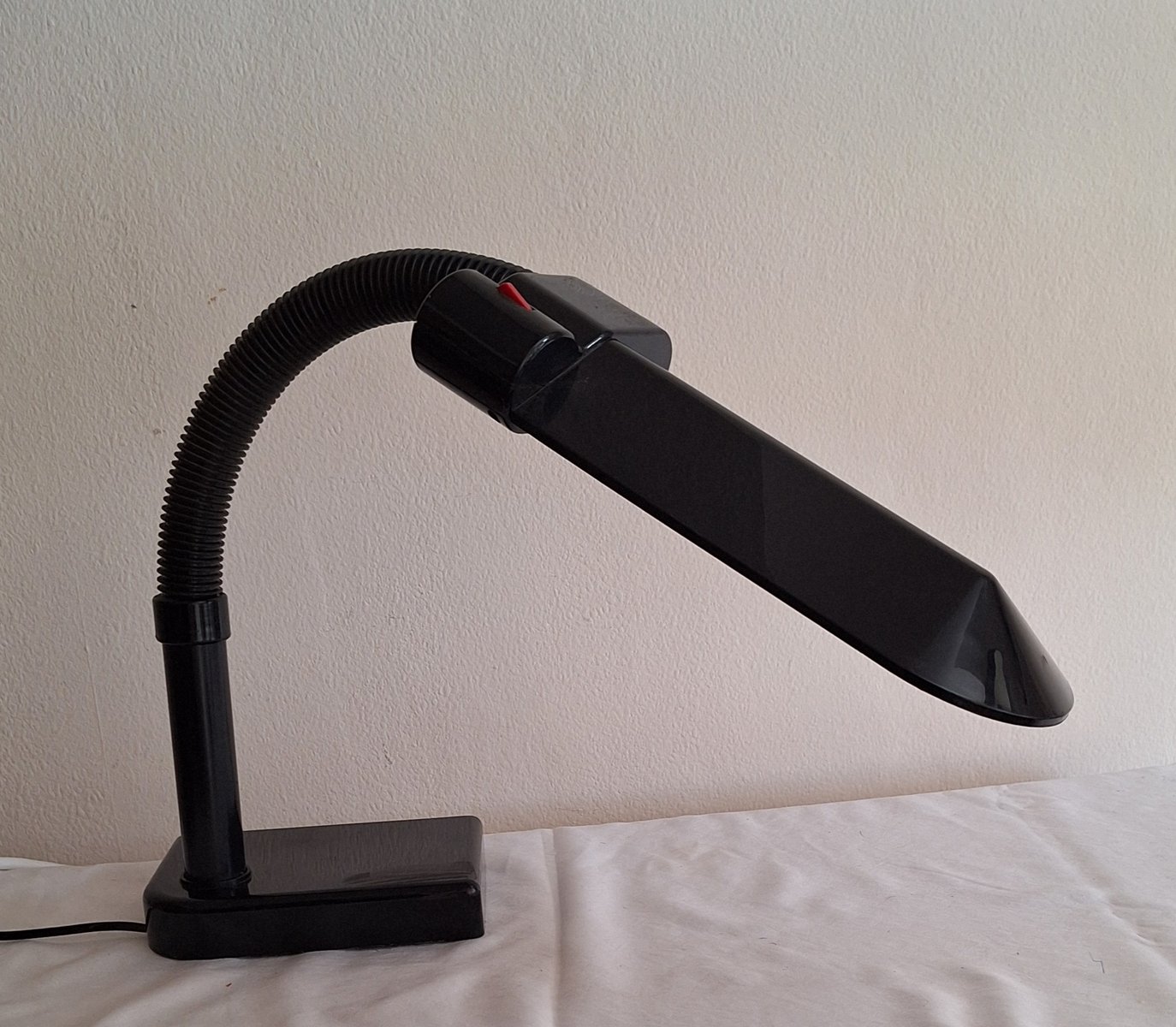 Vintage Adjustable Italian Desk Lamp from the 80s with Black Plastic ...