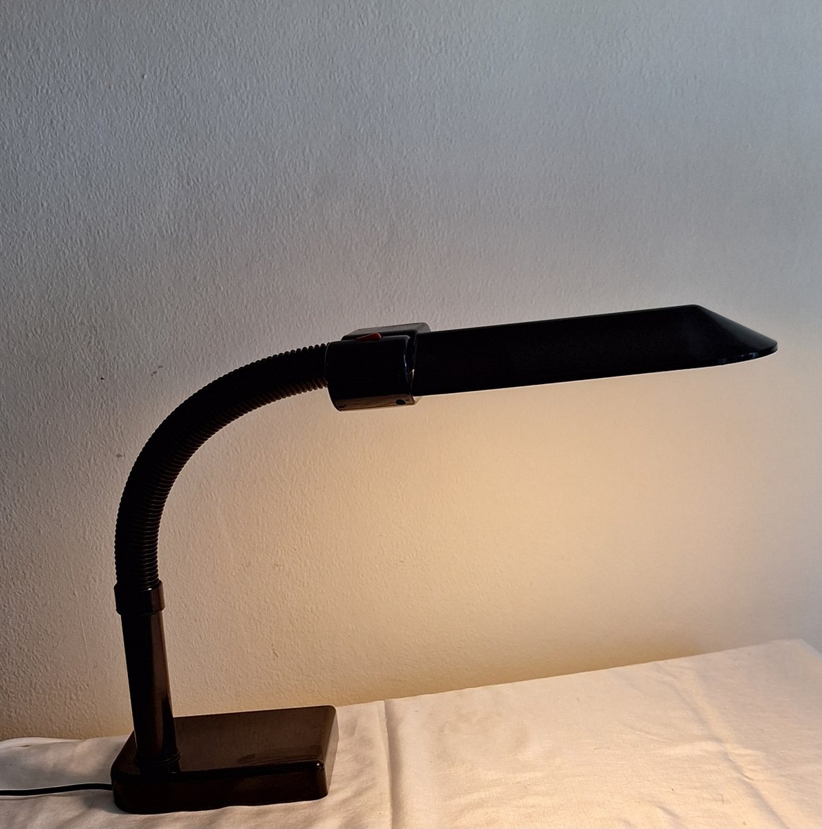 Vintage Adjustable Italian Desk Lamp from the 80s with Black Plastic ...