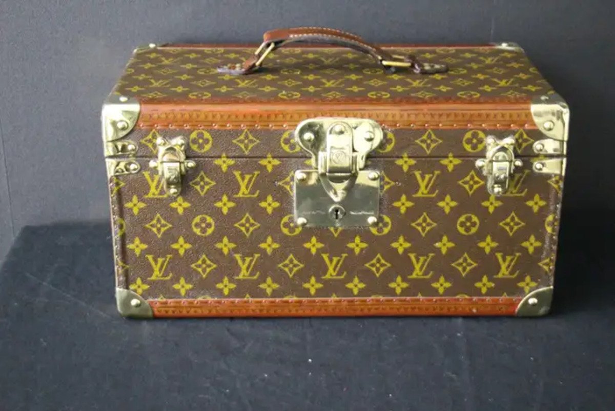 Large Vanity Case from Louis Vuitton, 2000s for sale at Pamono