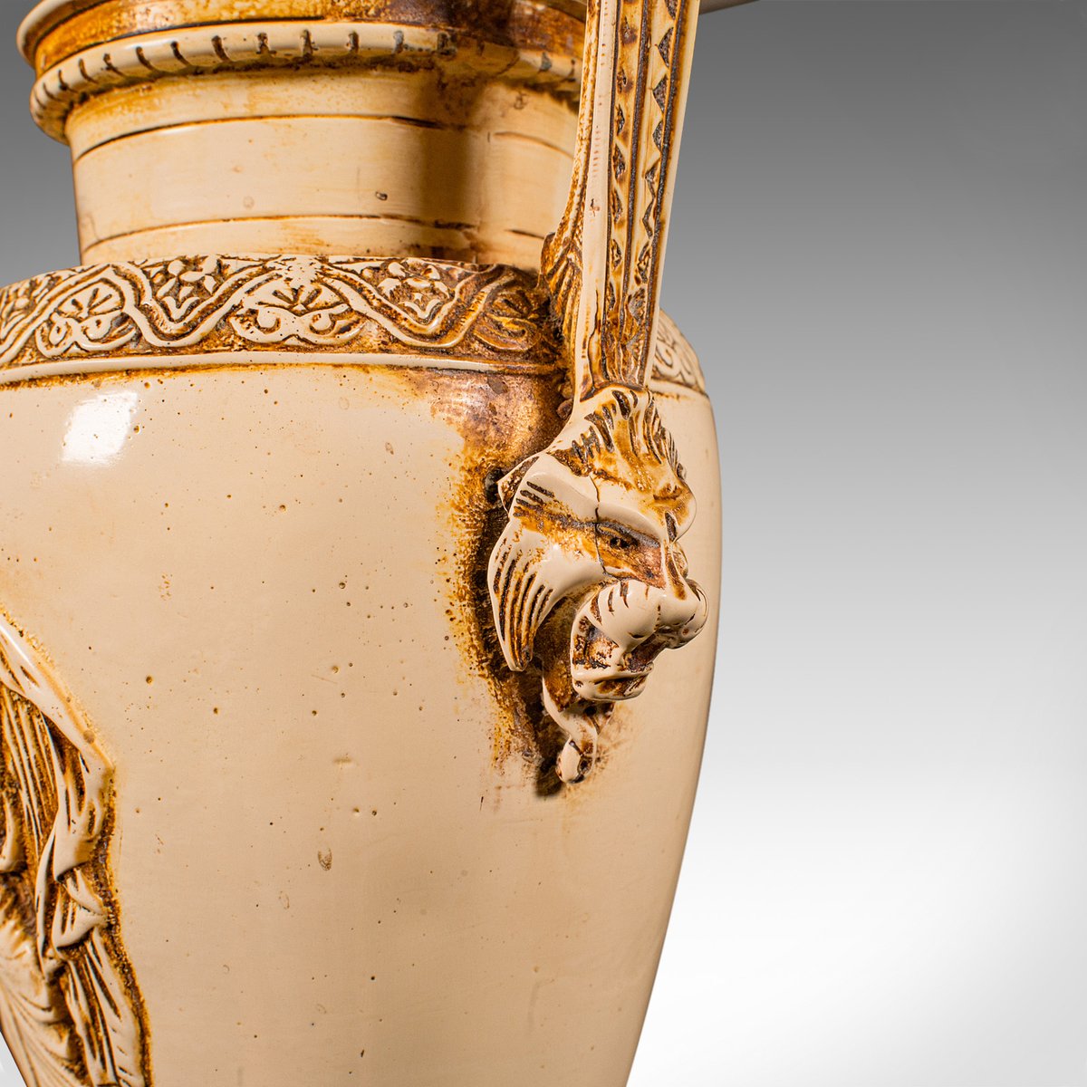 Vintage Romanesque Table Lamp, 1970s for sale at Pamono