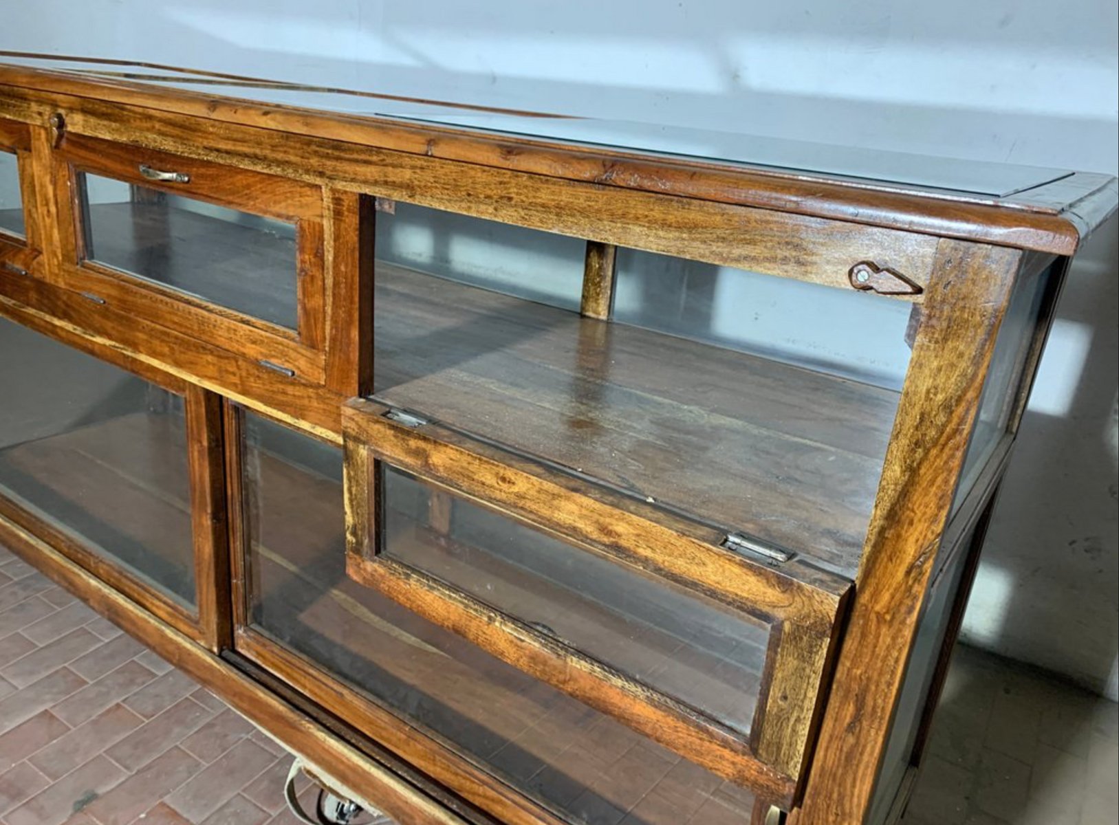 Vintage Exhibitor Counter in Teak for sale at Pamono