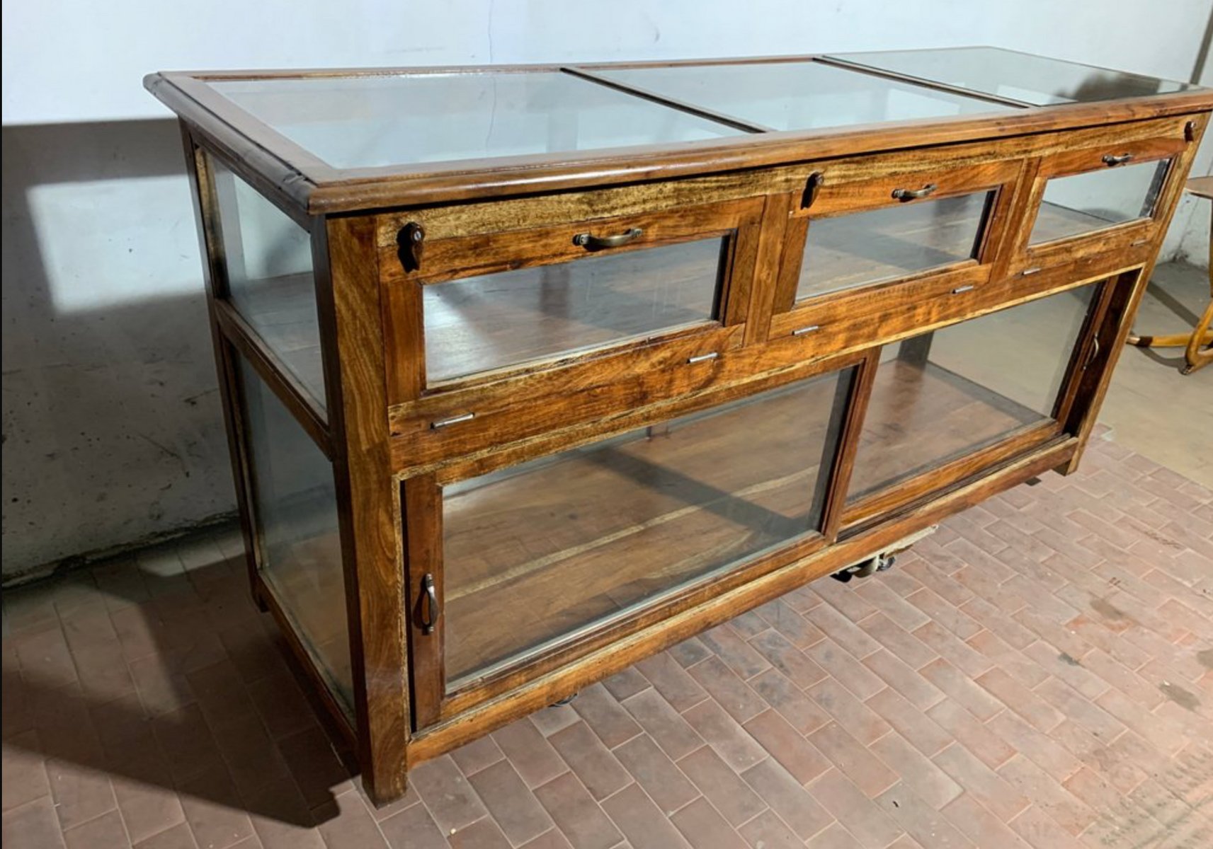 Vintage Exhibitor Counter in Teak for sale at Pamono