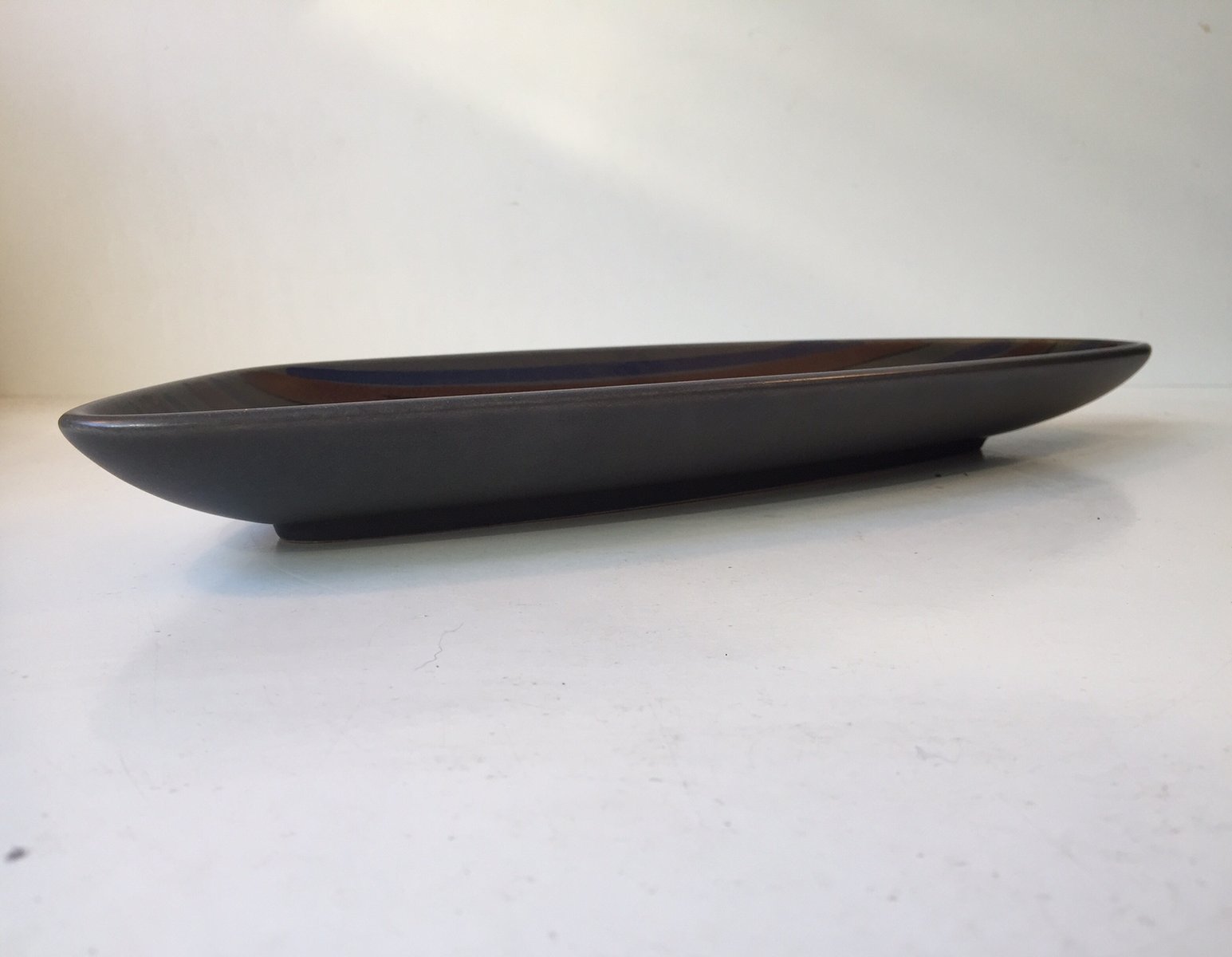 Asymmetrical Modernist Ceramic Dish by Ravnild, 1950s for sale at Pamono